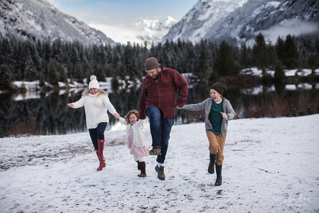 5 Tips for Magical Family Photos in the Snow - Blog - PNW Photography ...